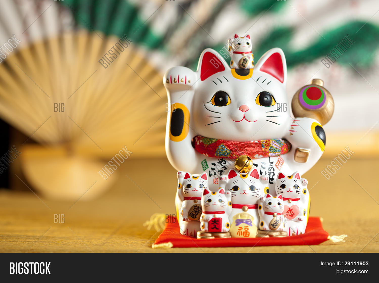 Maneki Neko Cat. Image & Photo (Free Trial) | Bigstock