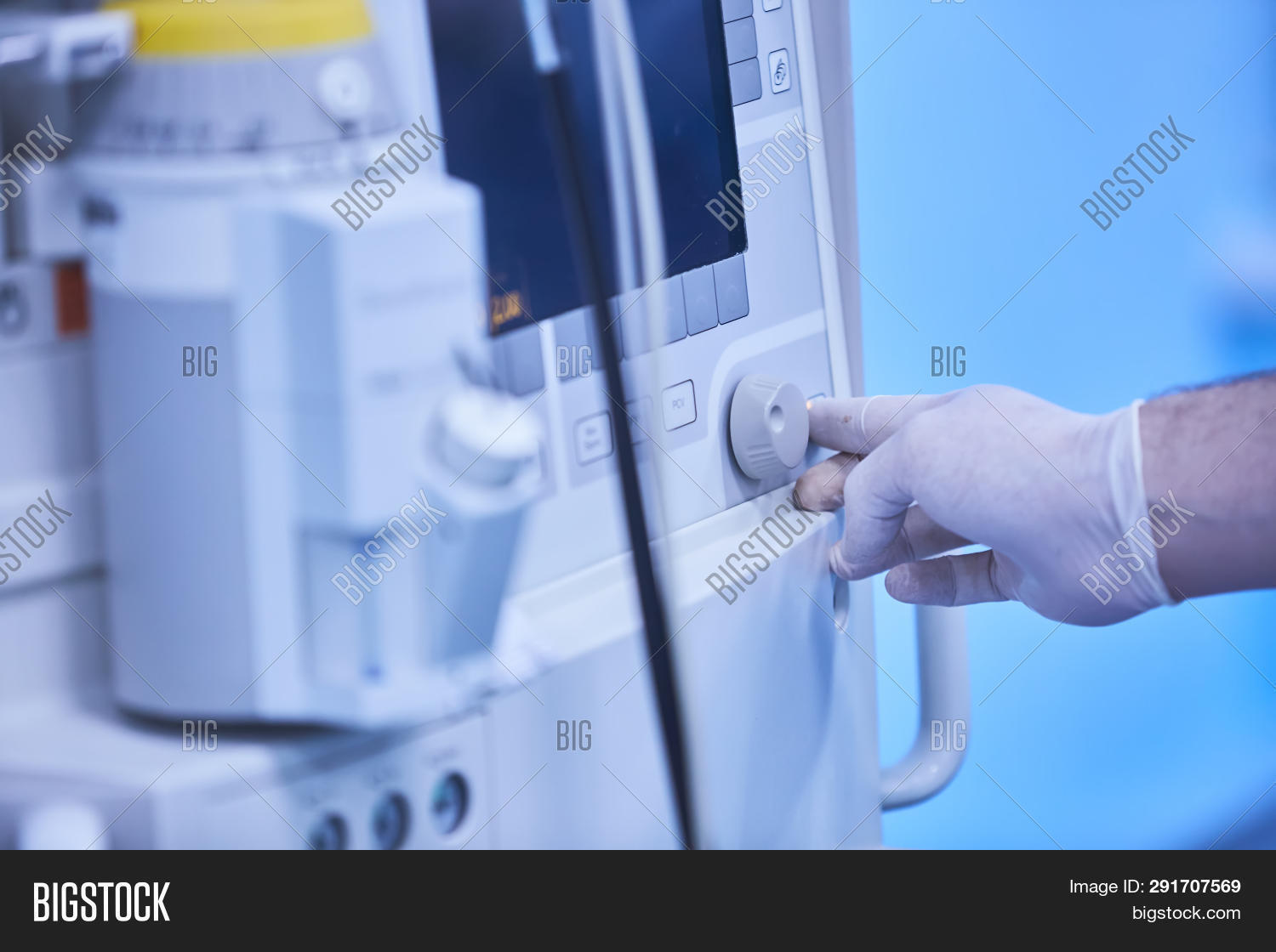 Anesthesia Monitor Image & Photo (Free Trial) | Bigstock