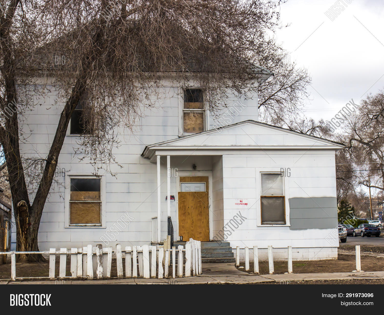Abandoned Two Story Image & Photo (Free Trial) | Bigstock