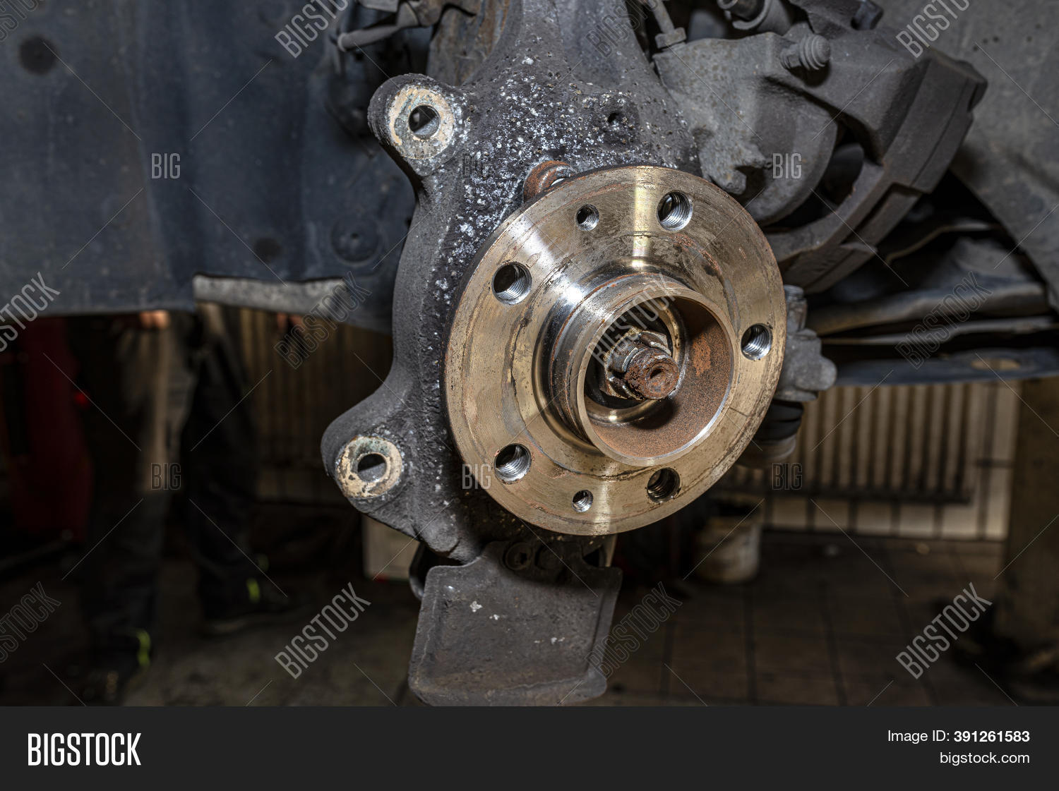 New Front Hub Mounted Image & Photo (Free Trial) | Bigstock