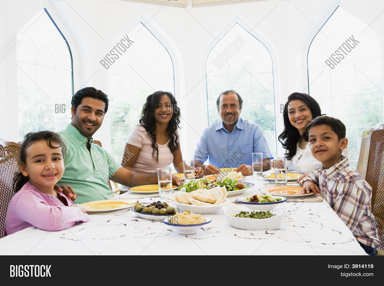 Middle Eastern Family Image & Photo (Free Trial) | Bigstock
