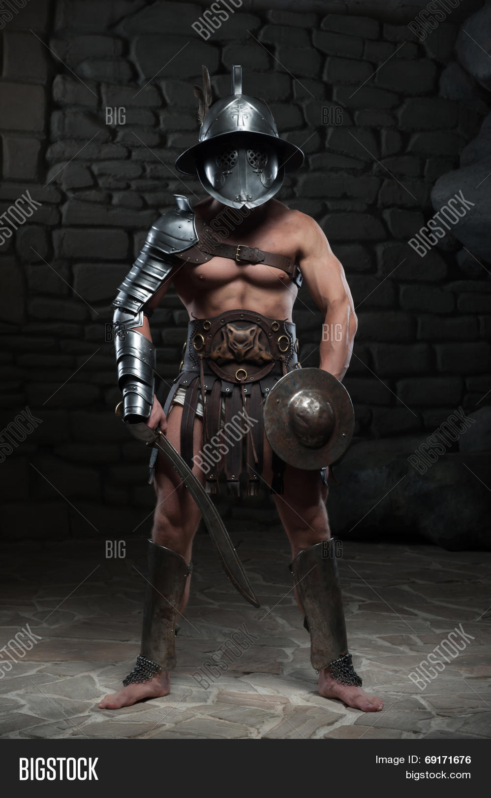 Gladiator Helmet Image & Photo (Free Trial) | Bigstock