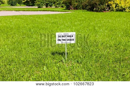 Notice Board On Lawn Image & Photo (Free Trial) | Bigstock