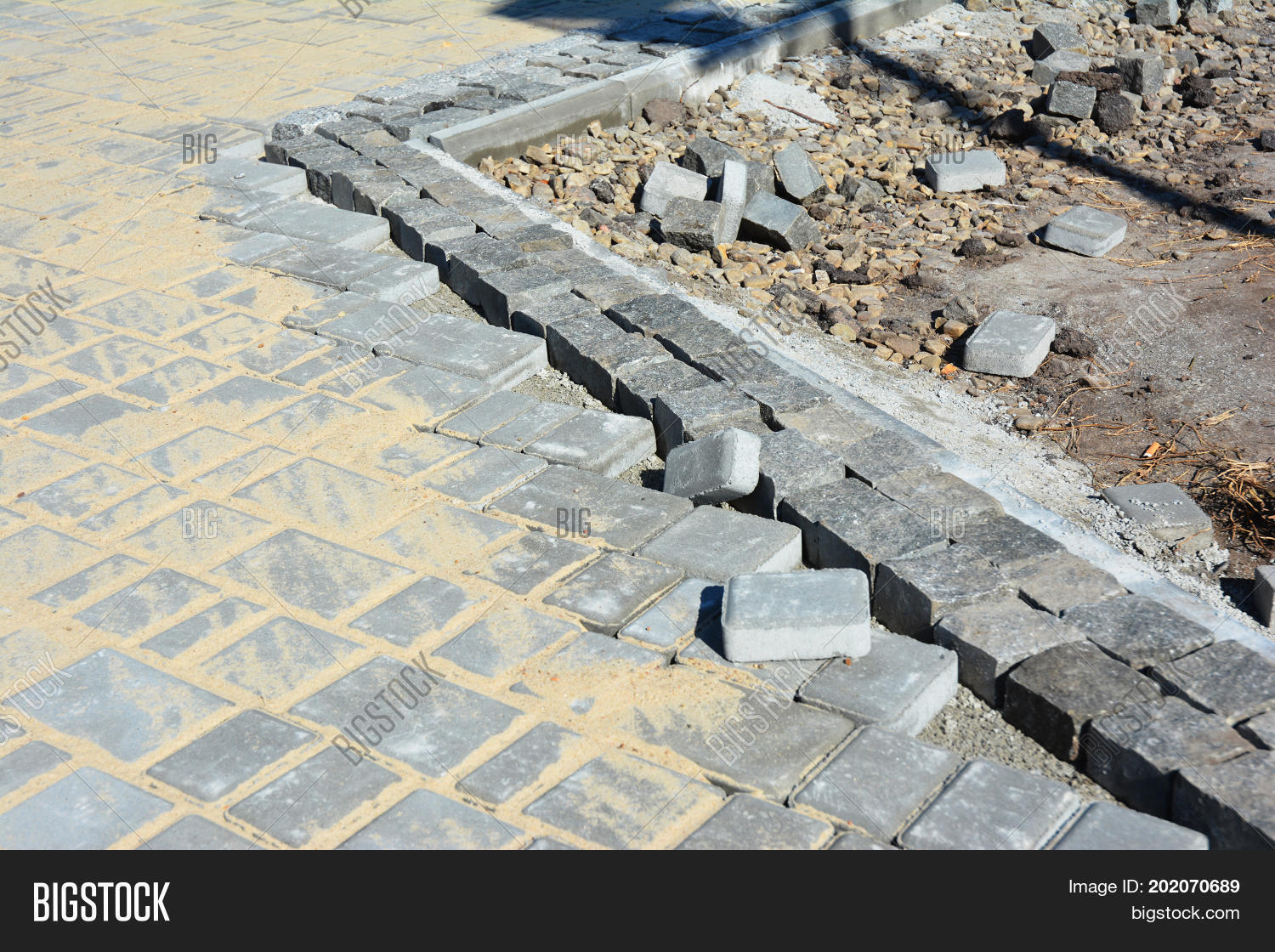 Imagen y foto Installing Pavers (prueba gratis) | Bigstock