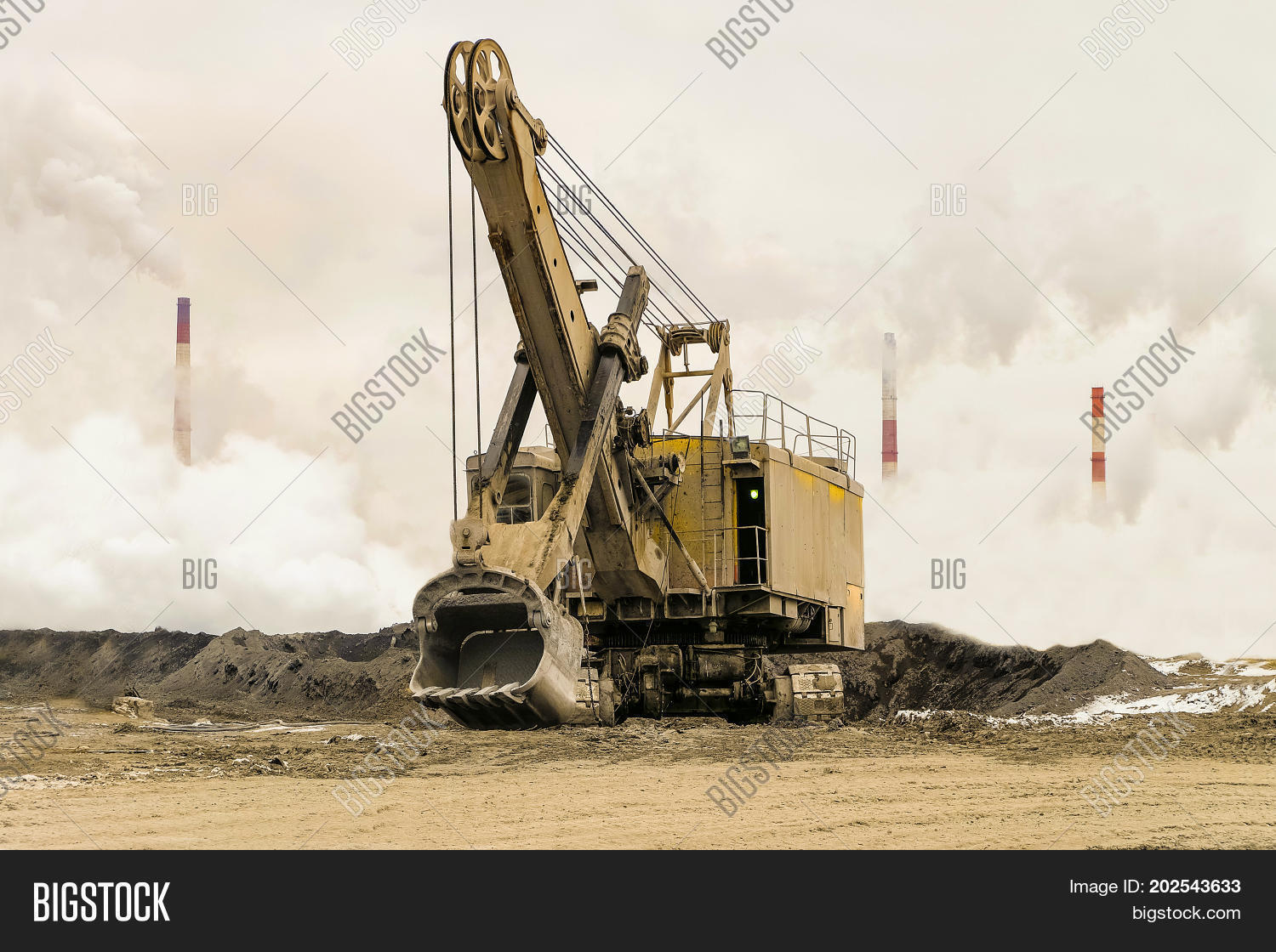 Big Bucket Mining Image & Photo (Free Trial) | Bigstock