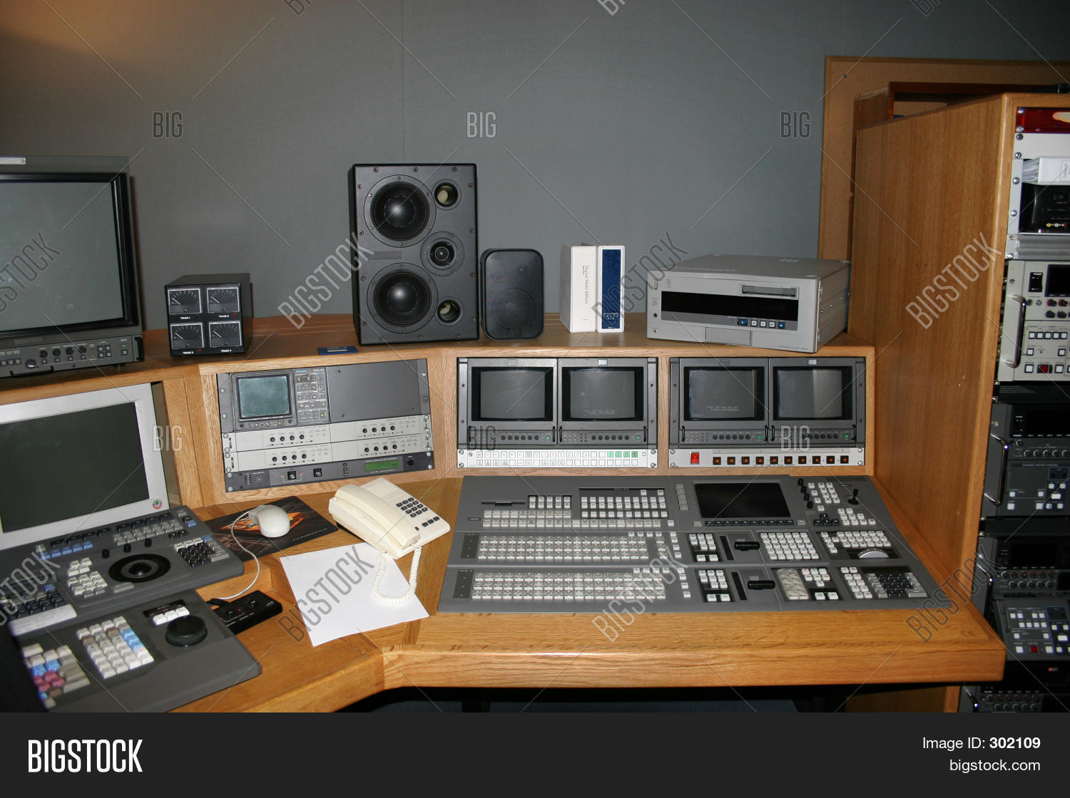 Tv Studio Gallery Image & Photo (Free Trial) | Bigstock