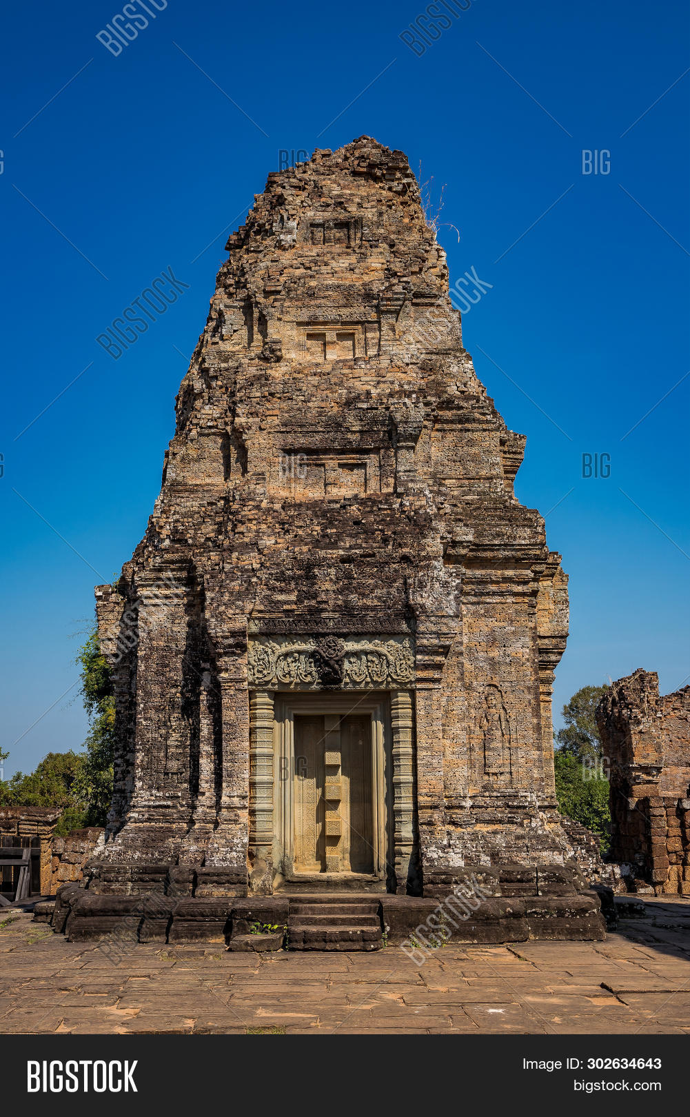 Ancient East Mebon Image & Photo (Free Trial) | Bigstock