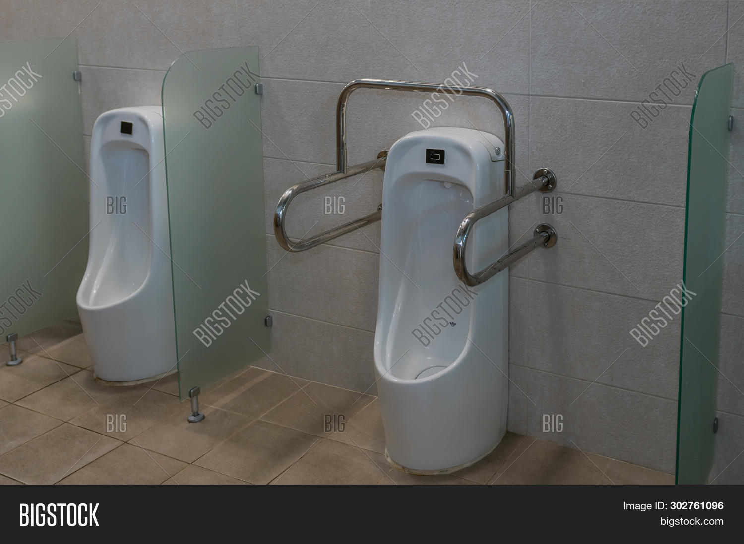 Porcelain Urinal Image & Photo (Free Trial) | Bigstock