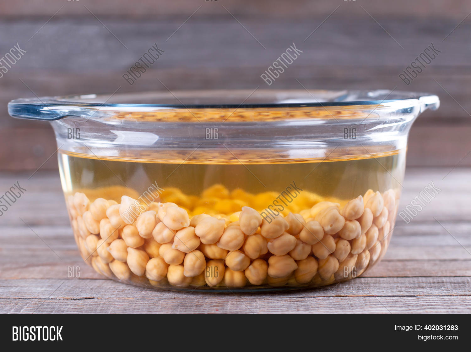 Imagen y foto Chickpea Broth (prueba gratis) | Bigstock