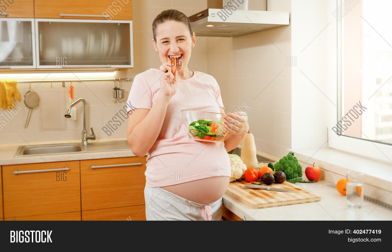 Happy Smiling Pregnant Image & Photo (Free Trial) | Bigstock