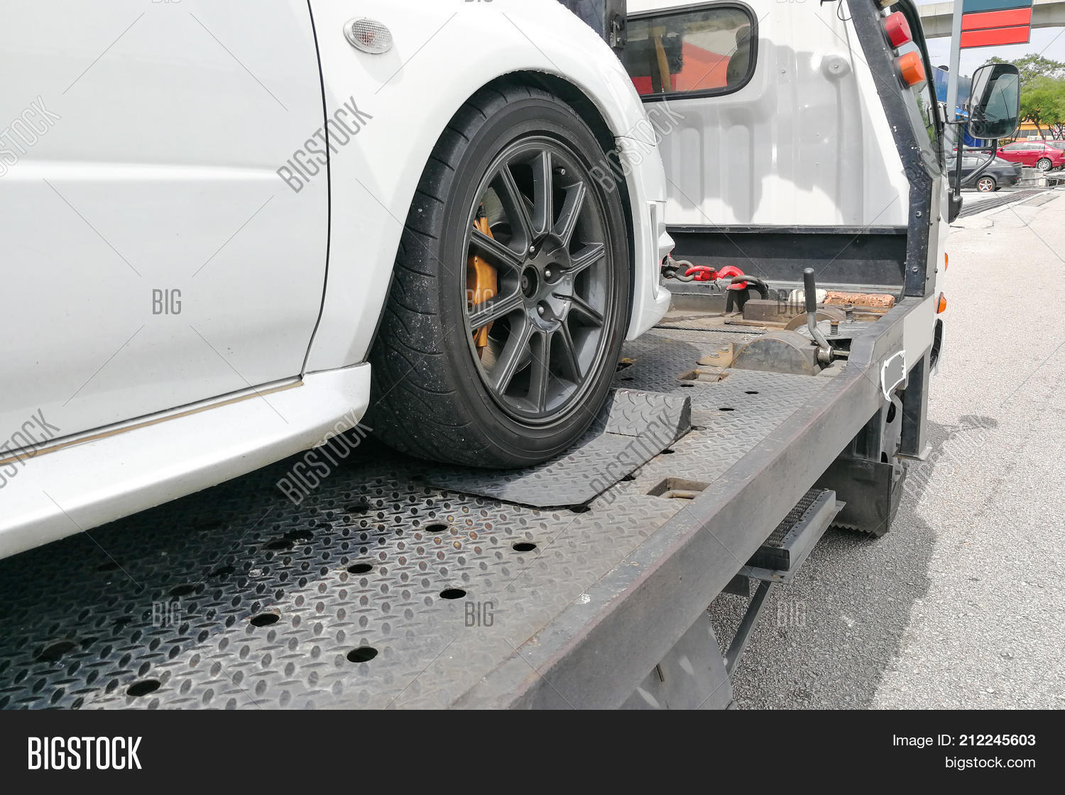 Car Towed Onto Flatbed Image & Photo (Free Trial) | Bigstock