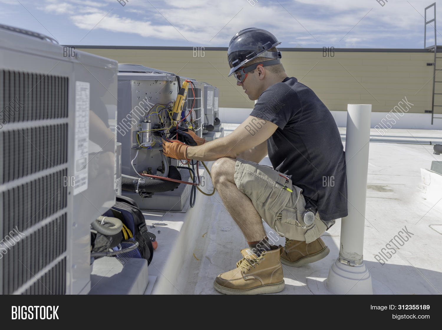 Hvac Technician Image & Photo (Free Trial) | Bigstock