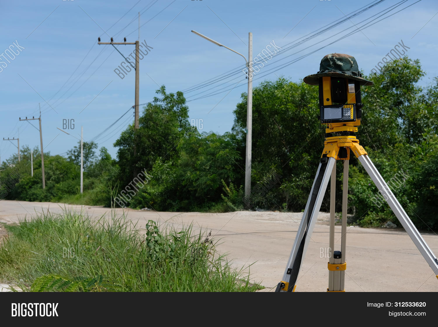 Tacheometer Land Image & Photo (Free Trial) | Bigstock