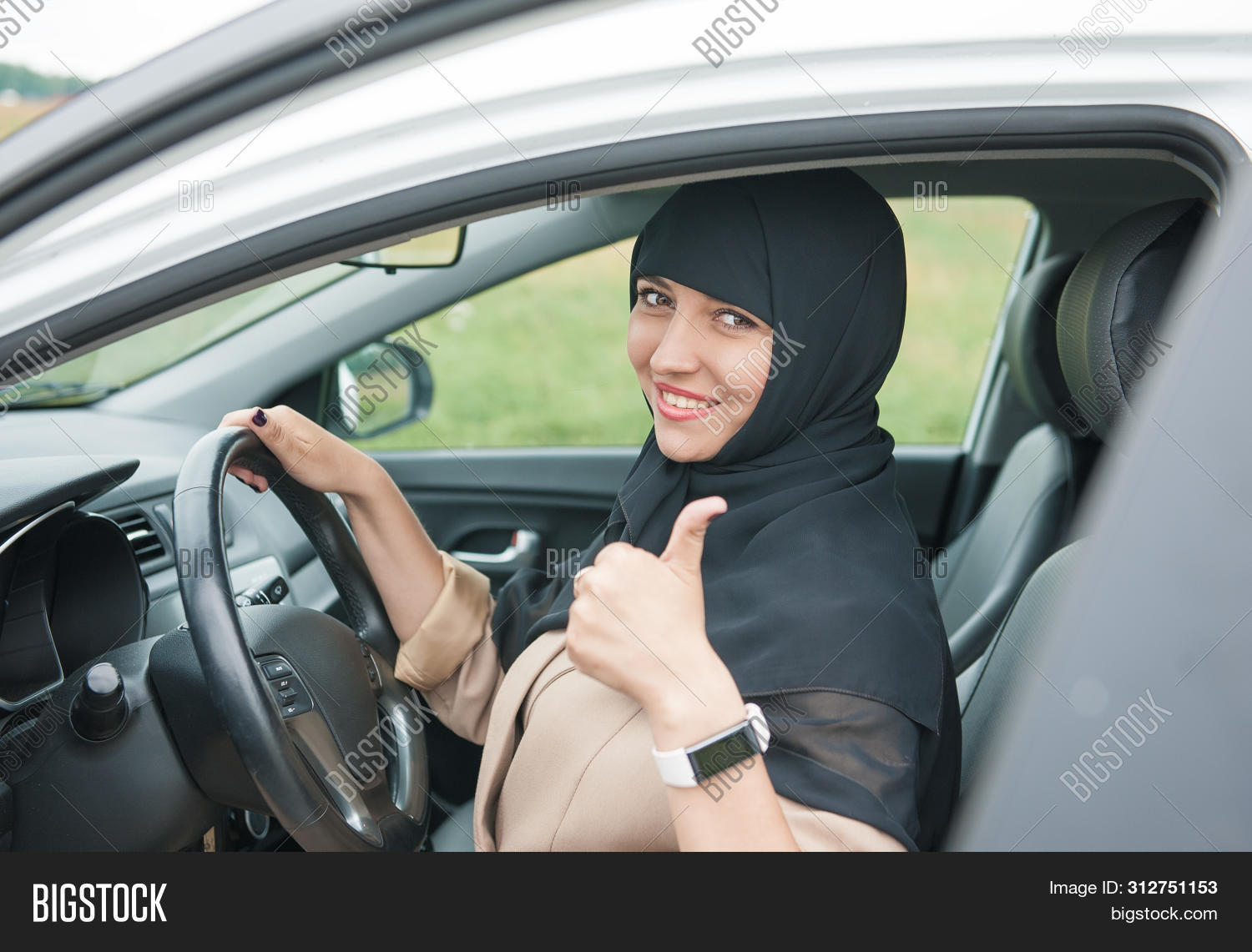 Beautiful Arab Muslim Image & Photo (Free Trial) | Bigstock