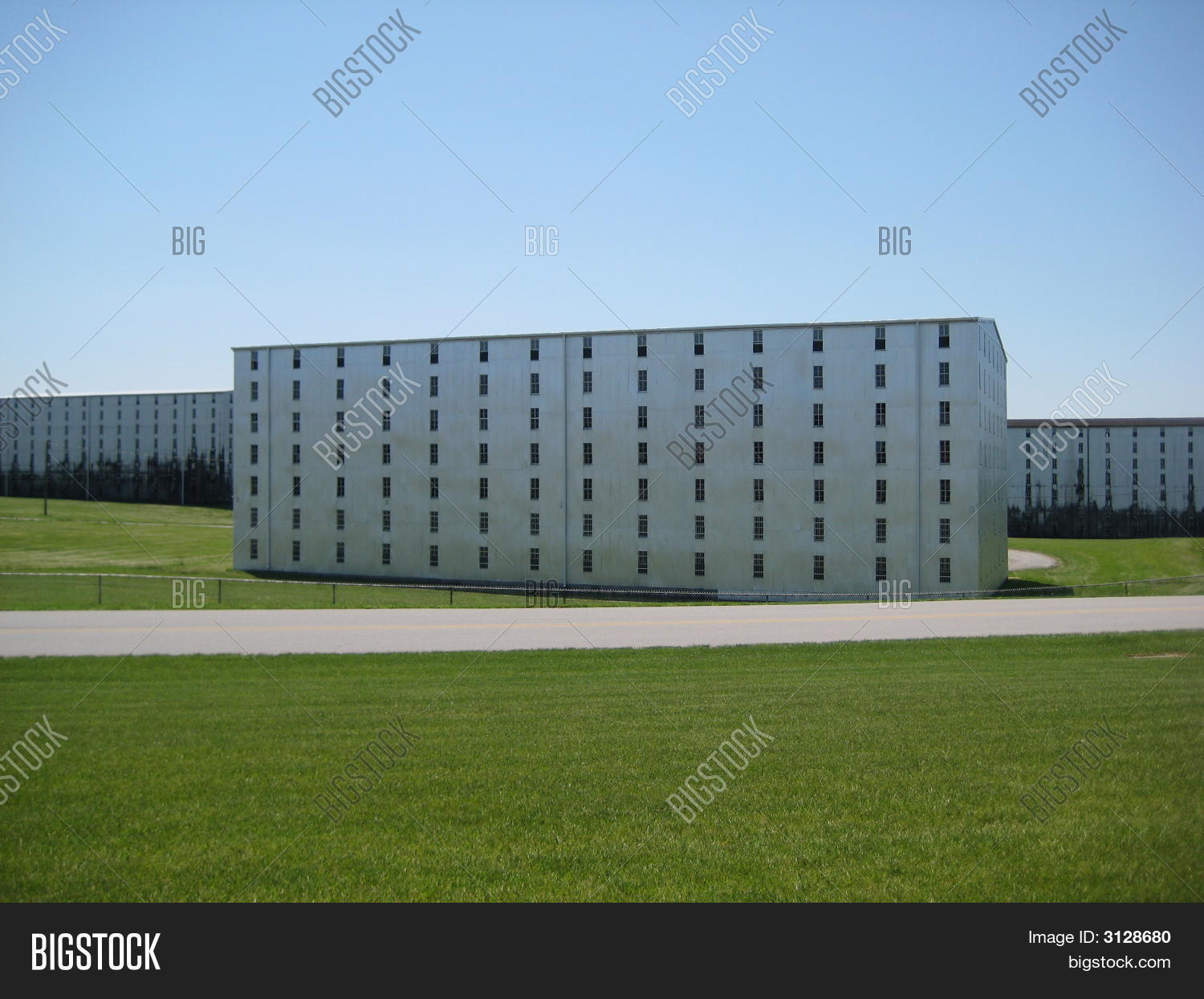 Bourbon Distillery Image & Photo (Free Trial) | Bigstock