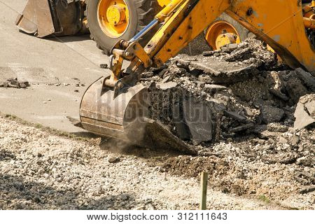 Yellow Excavator Dig Image & Photo (Free Trial) | Bigstock