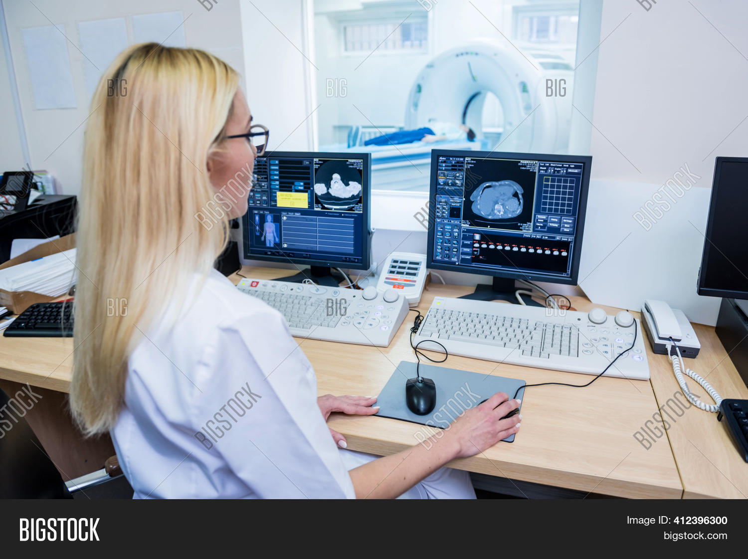 Radiologist Control Image & Photo (Free Trial) | Bigstock