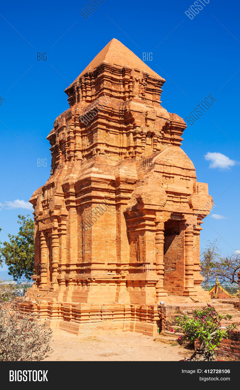 Poshanu Po Sahu Inu Image & Photo (Free Trial) | Bigstock