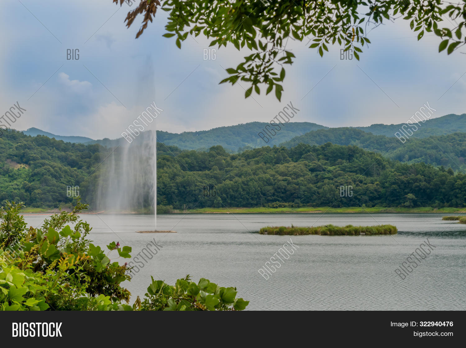 Water Fountain Lake Image & Photo (Free Trial) | Bigstock