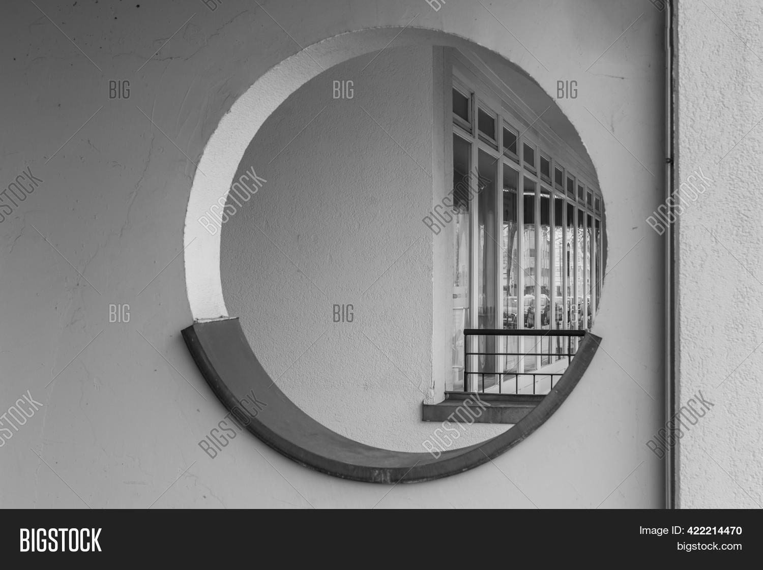 Round Hole Wall Image & Photo (Free Trial) | Bigstock