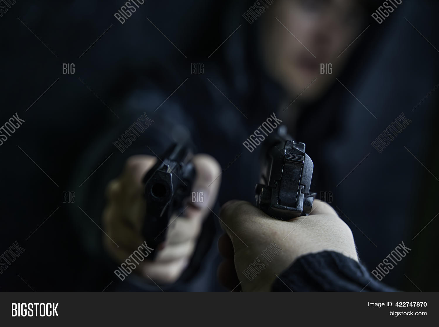 Two Shooters 图片和照片（免费试用） | Bigstock