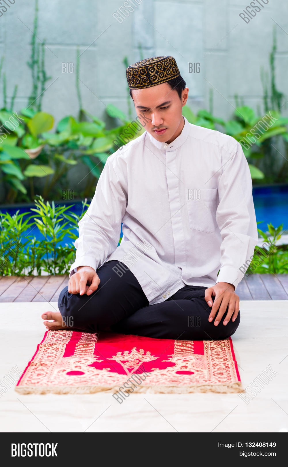 Asian Muslim Man Image & Photo (Free Trial) | Bigstock