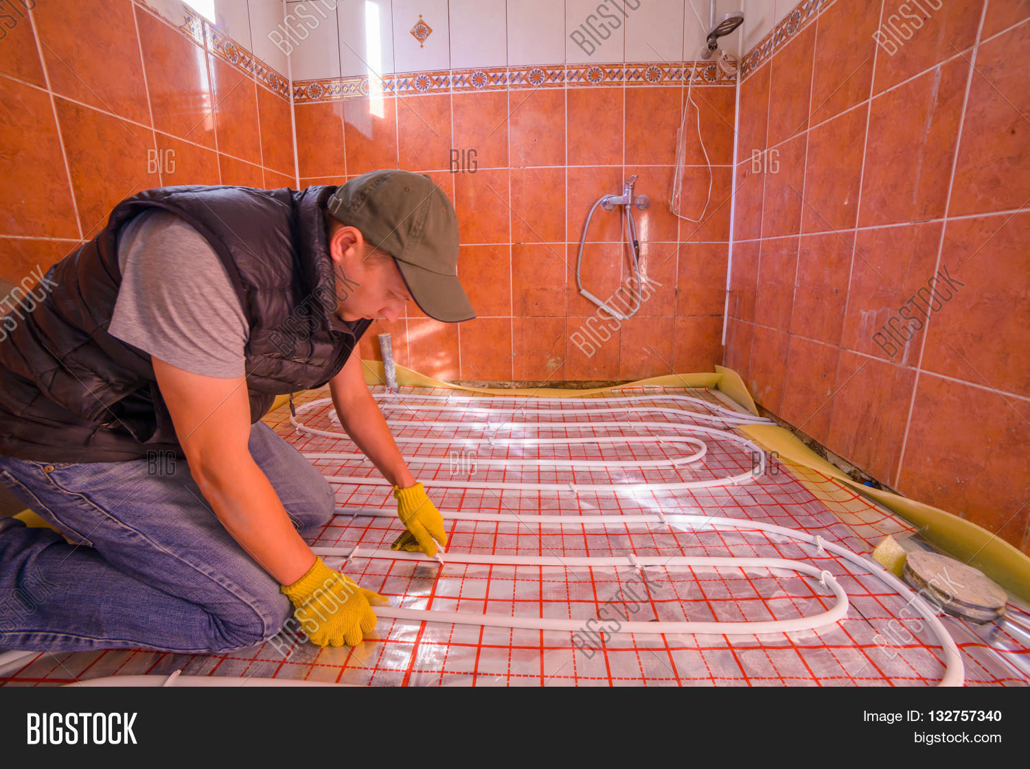 Pipefitter Installing Image & Photo (Free Trial) | Bigstock