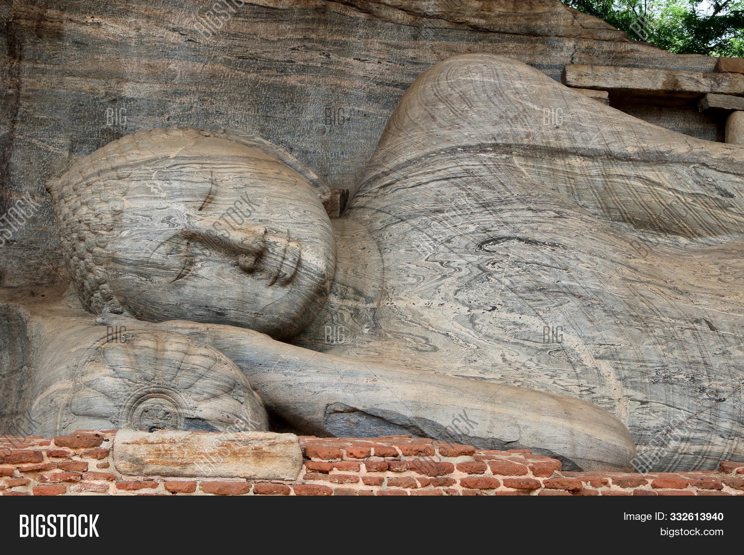Close Reclining Buddha Image & Photo (Free Trial) | Bigstock