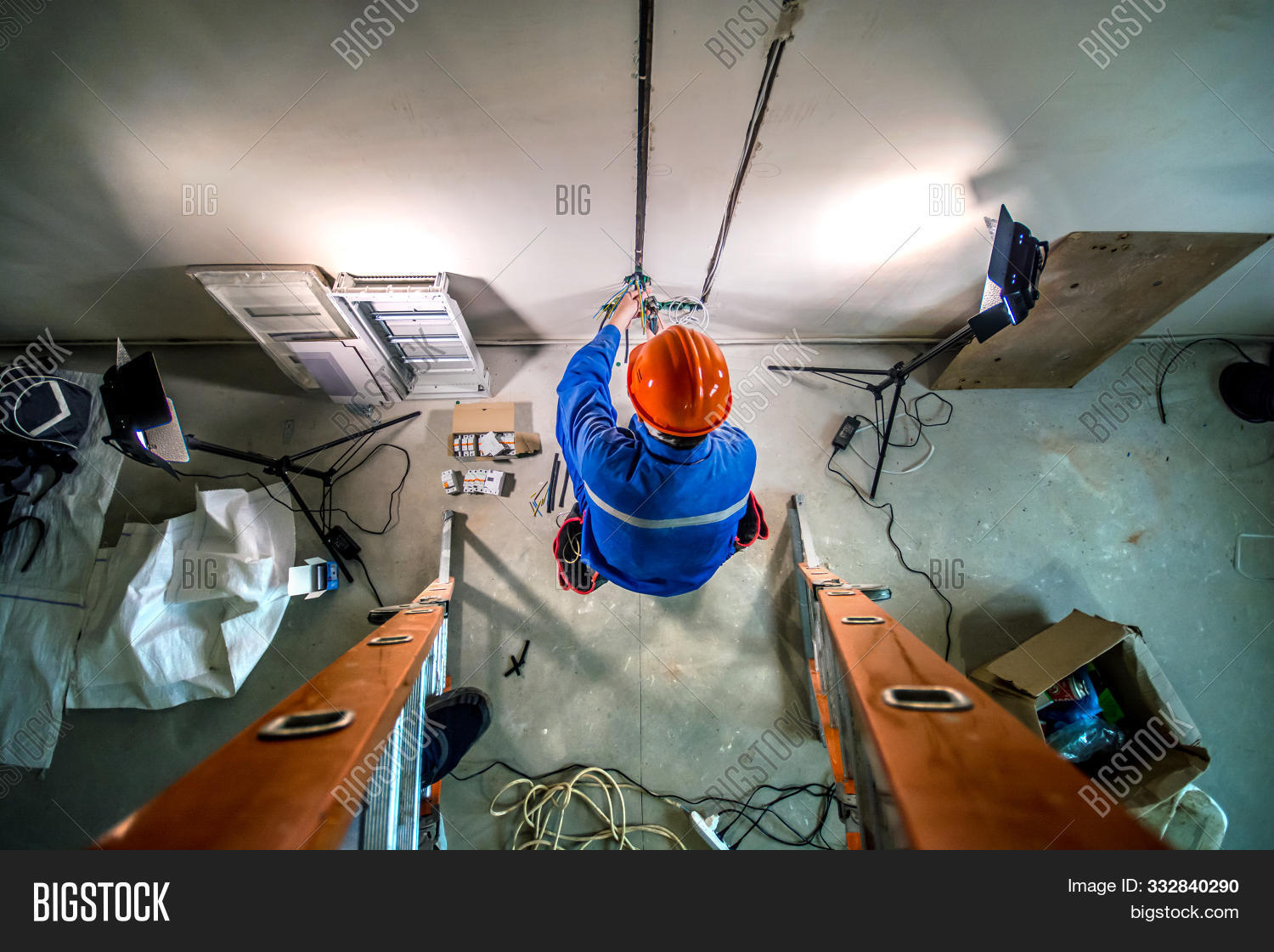 Imagen y foto Electrician Works (prueba gratis) | Bigstock