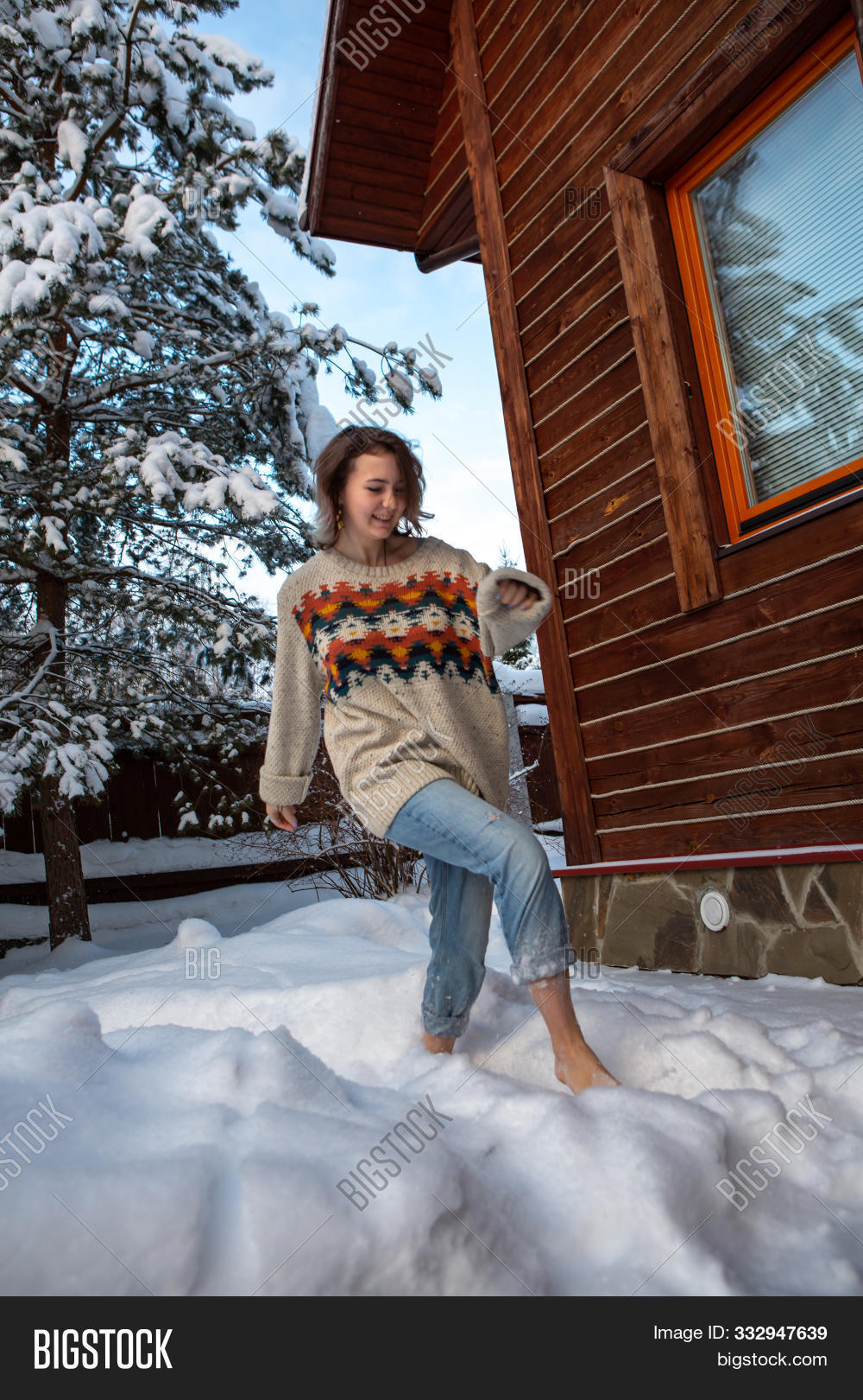 Girl Barefoot Runs Image & Photo (Free Trial) | Bigstock