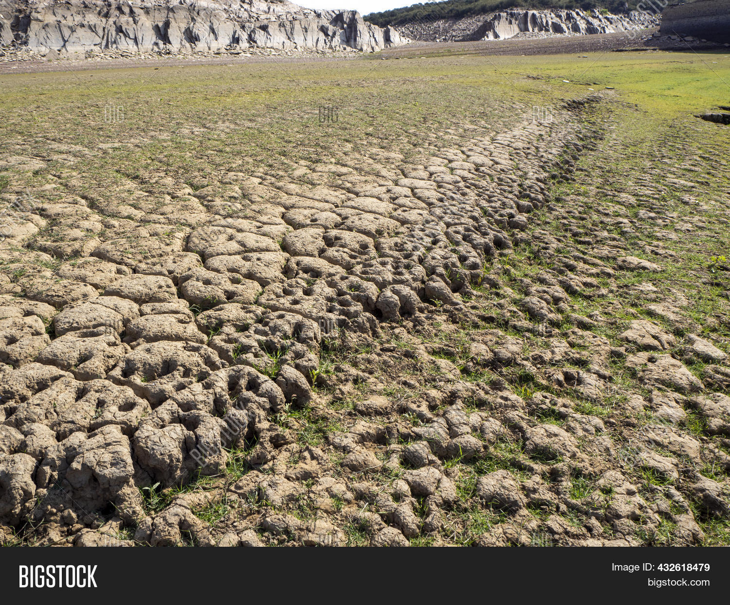 Dry Land Dry Reservoir Image & Photo (Free Trial) | Bigstock