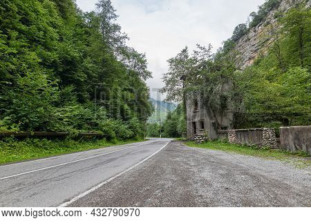 Highway Mountain Gorge Image & Photo (Free Trial) | Bigstock
