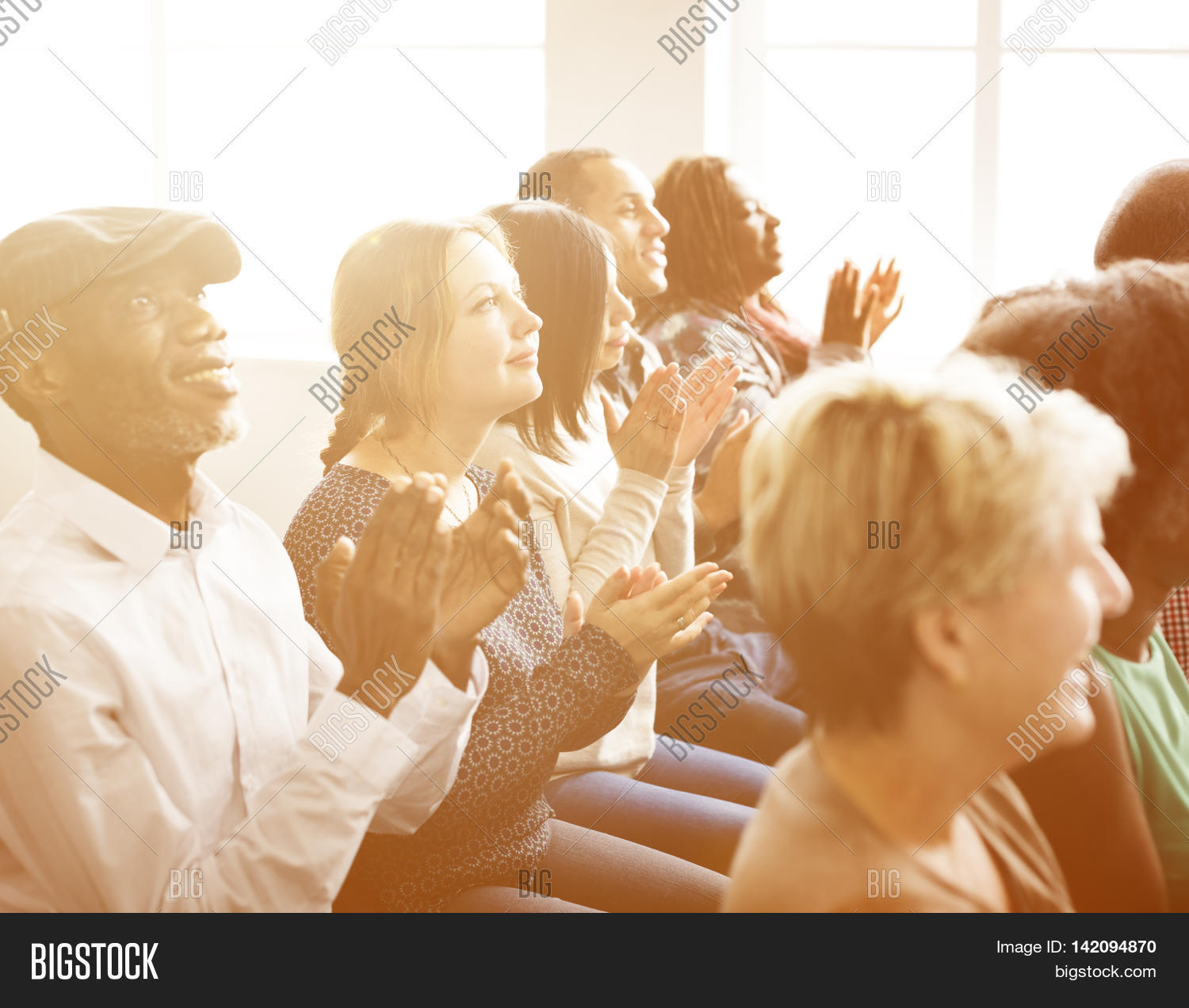Audience Applaud Image & Photo (Free Trial) | Bigstock
