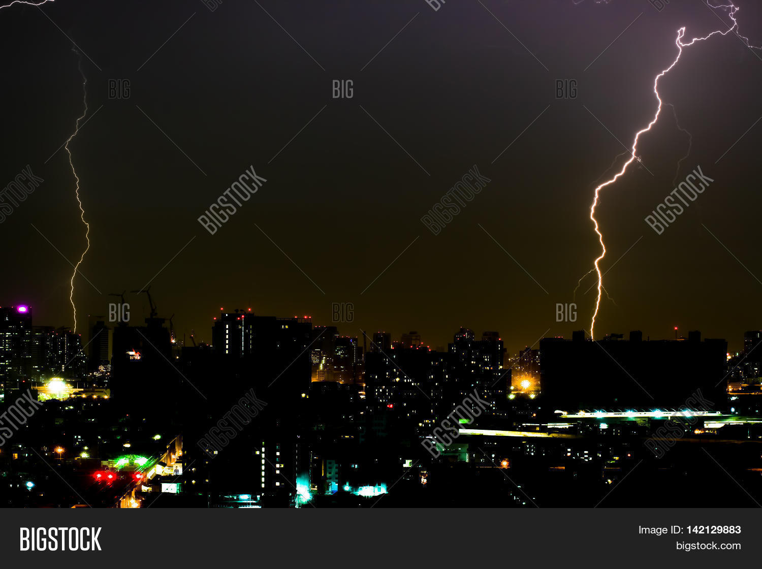 Dramatic Thunder Storm Image & Photo (Free Trial) | Bigstock