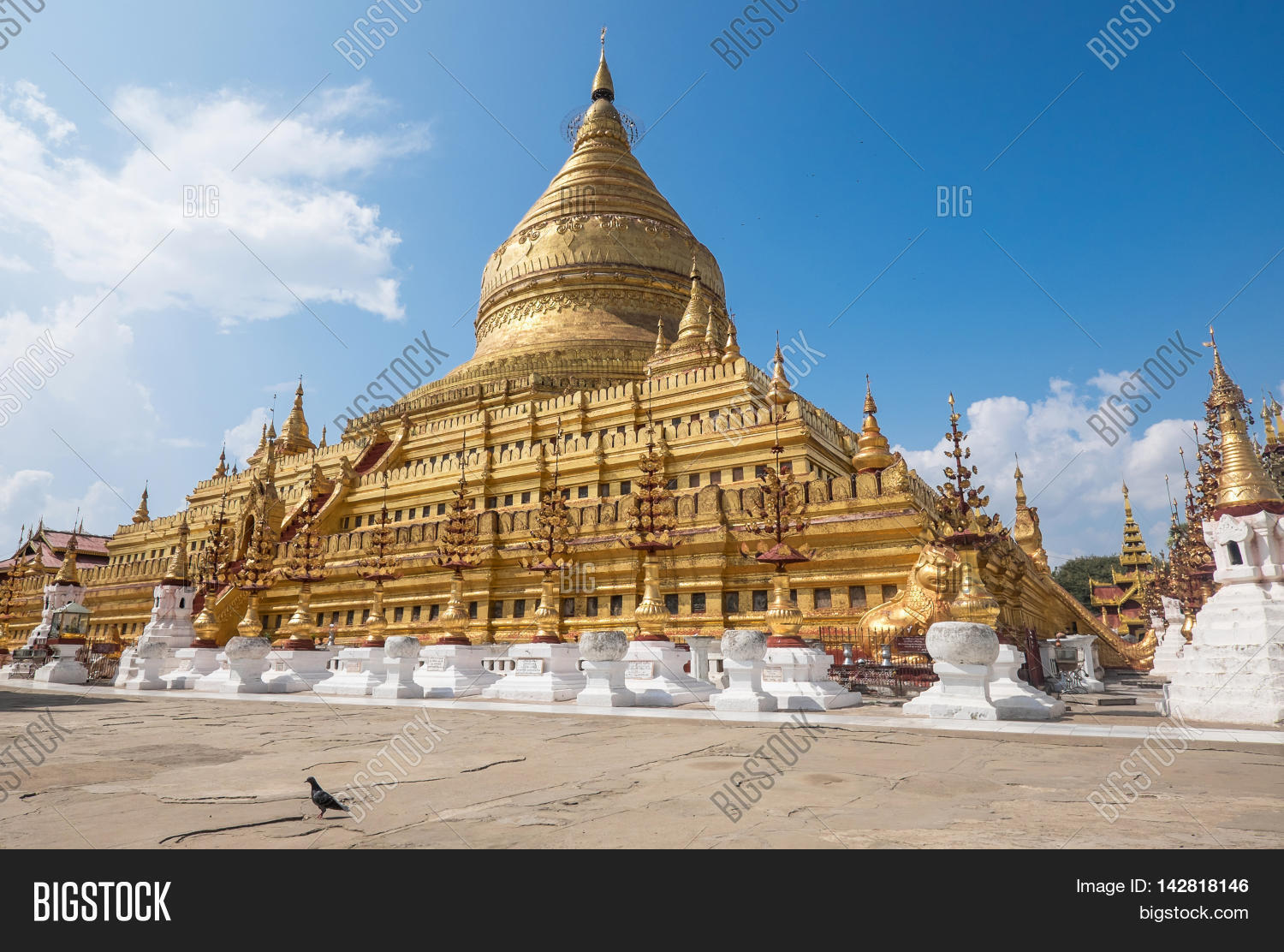 Shwezigon Pagoda Image & Photo (Free Trial) | Bigstock