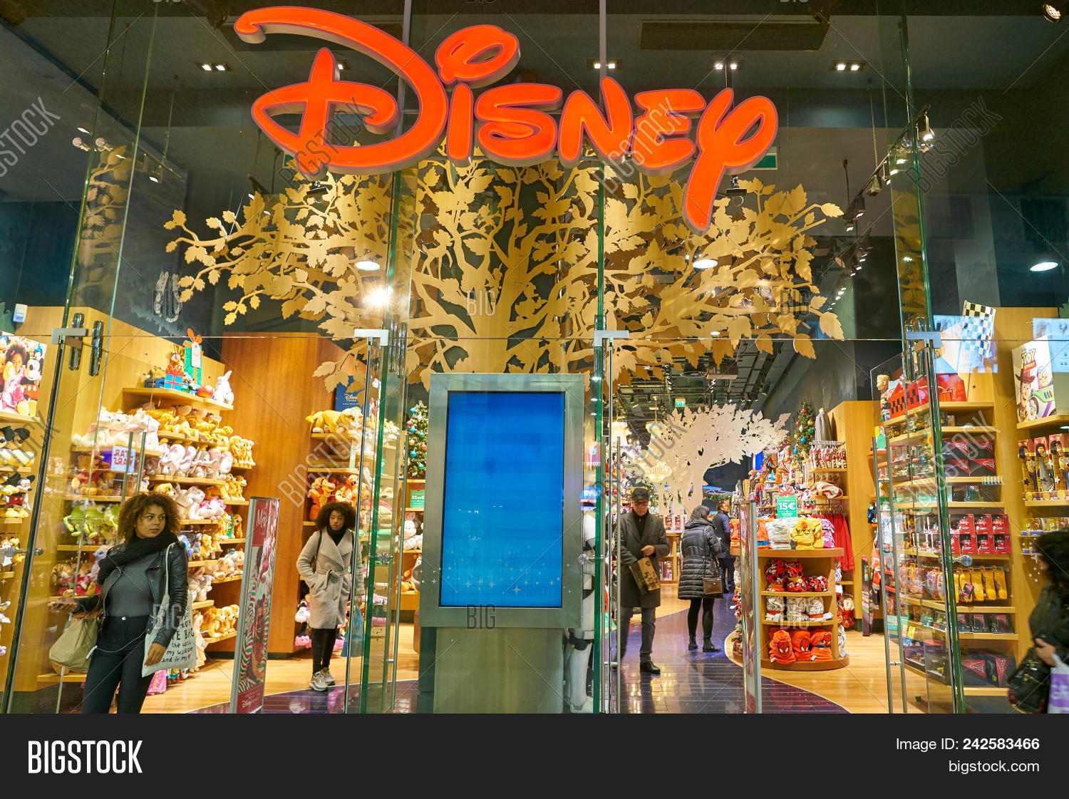 MILAN, ITALY - CIRCA Image & Photo (Free Trial) | Bigstock