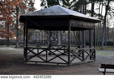 Polygonal Pergola Image & Photo (Free Trial) | Bigstock