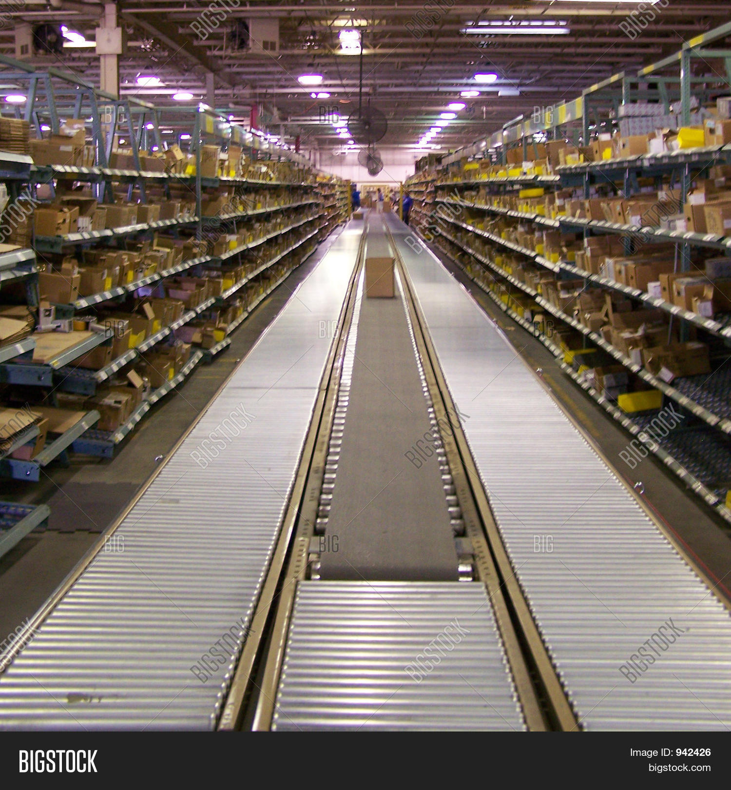 Warehouse Conveyor Image & Photo (Free Trial) | Bigstock