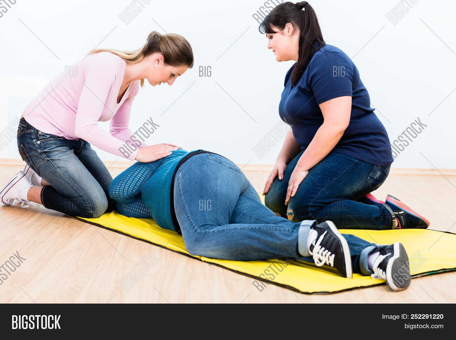Women First Aid Image & Photo (Free Trial) | Bigstock