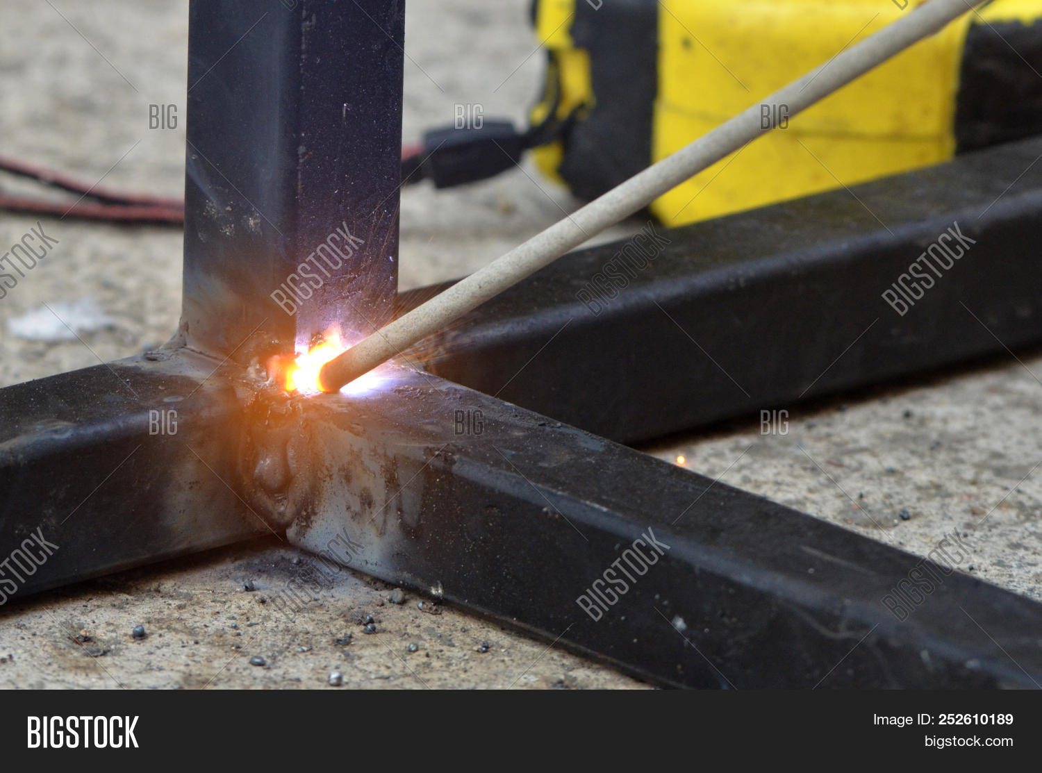 Imagen y foto Spark Weld Work (prueba gratis) | Bigstock