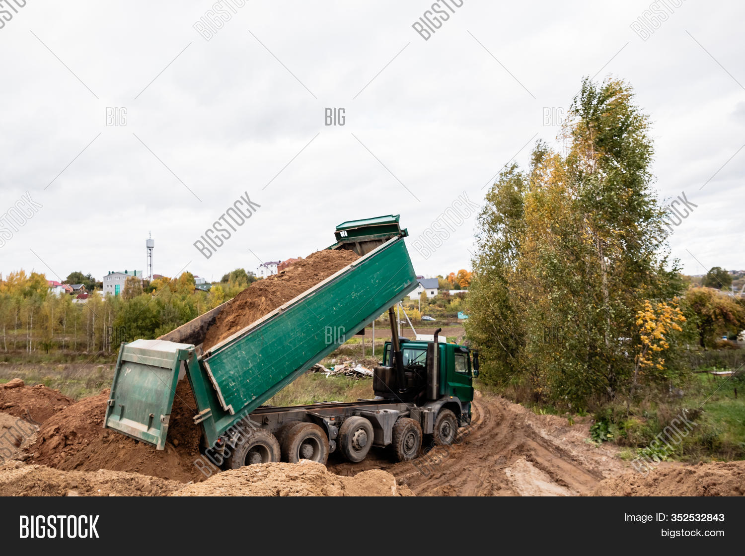 Large 70-ton Dump Image & Photo (Free Trial) | Bigstock