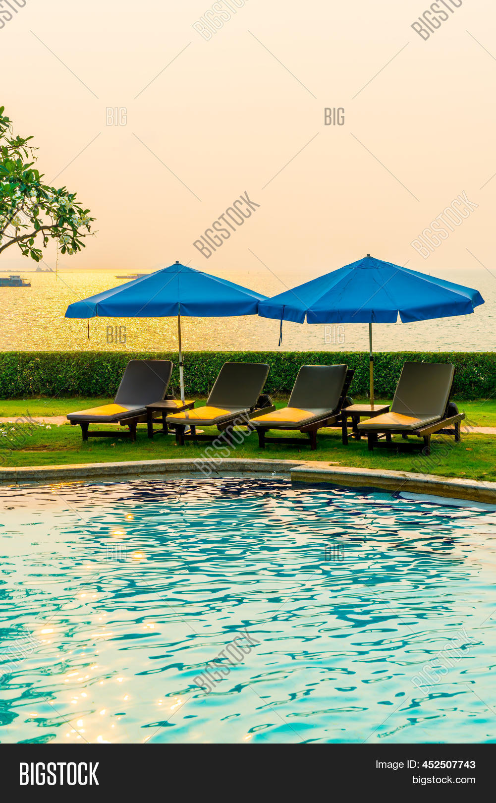Beach Chair Pool Bed Image & Photo (Free Trial) | Bigstock