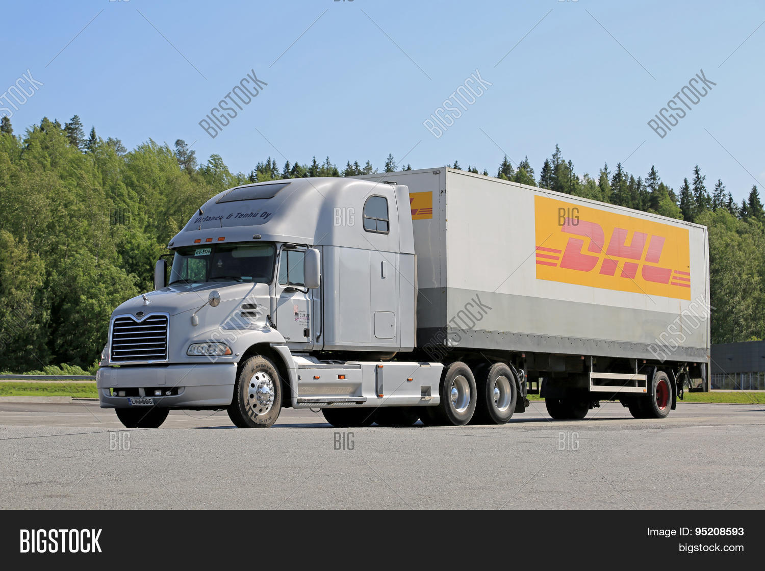 Grey Mack Vision Semi Image & Photo (Free Trial) | Bigstock