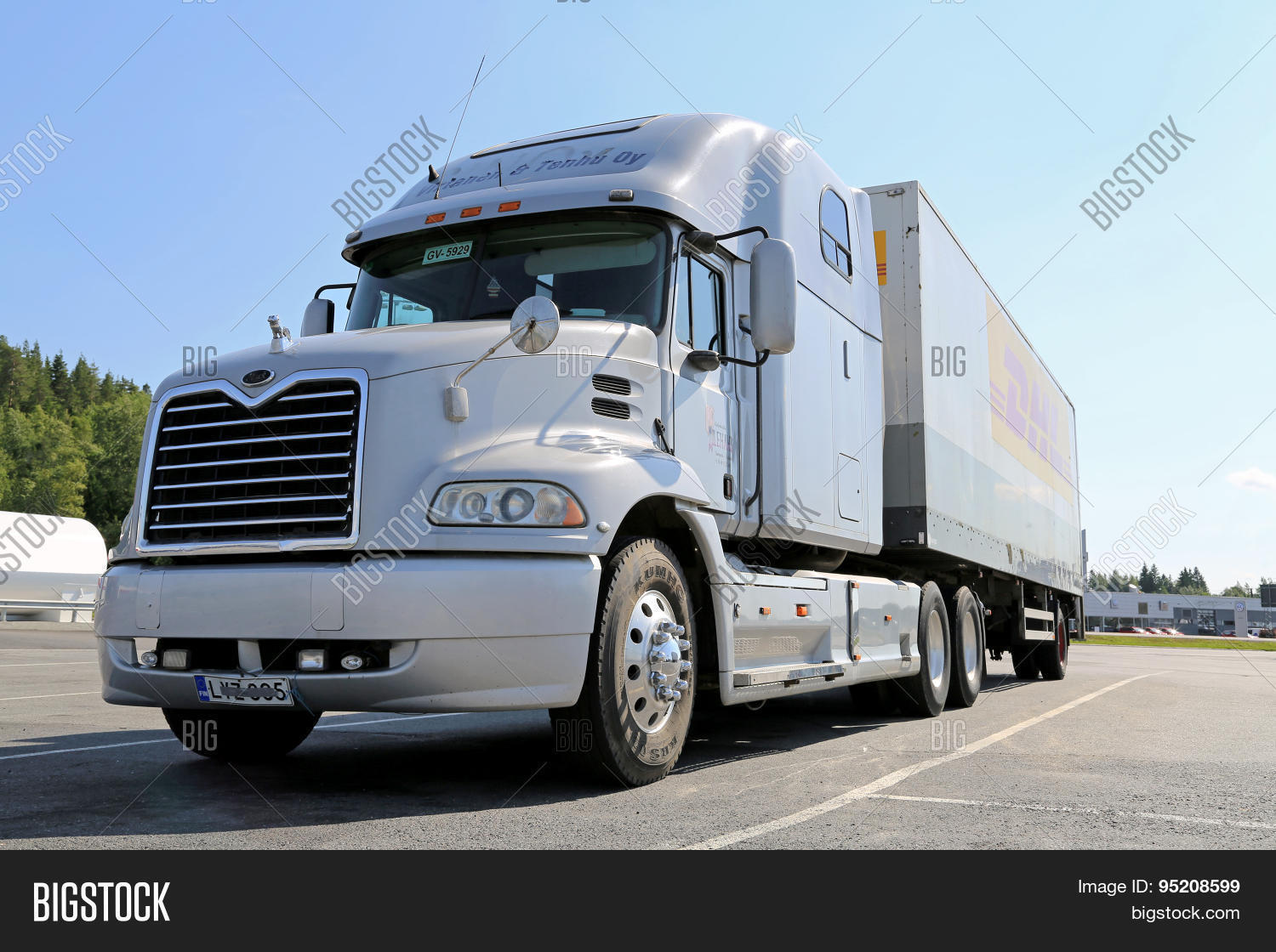 Grey Mack Vision Semi Image & Photo (Free Trial) | Bigstock