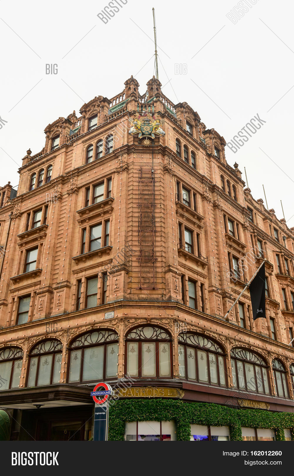 Harrods - London Image & Photo (Free Trial) | Bigstock