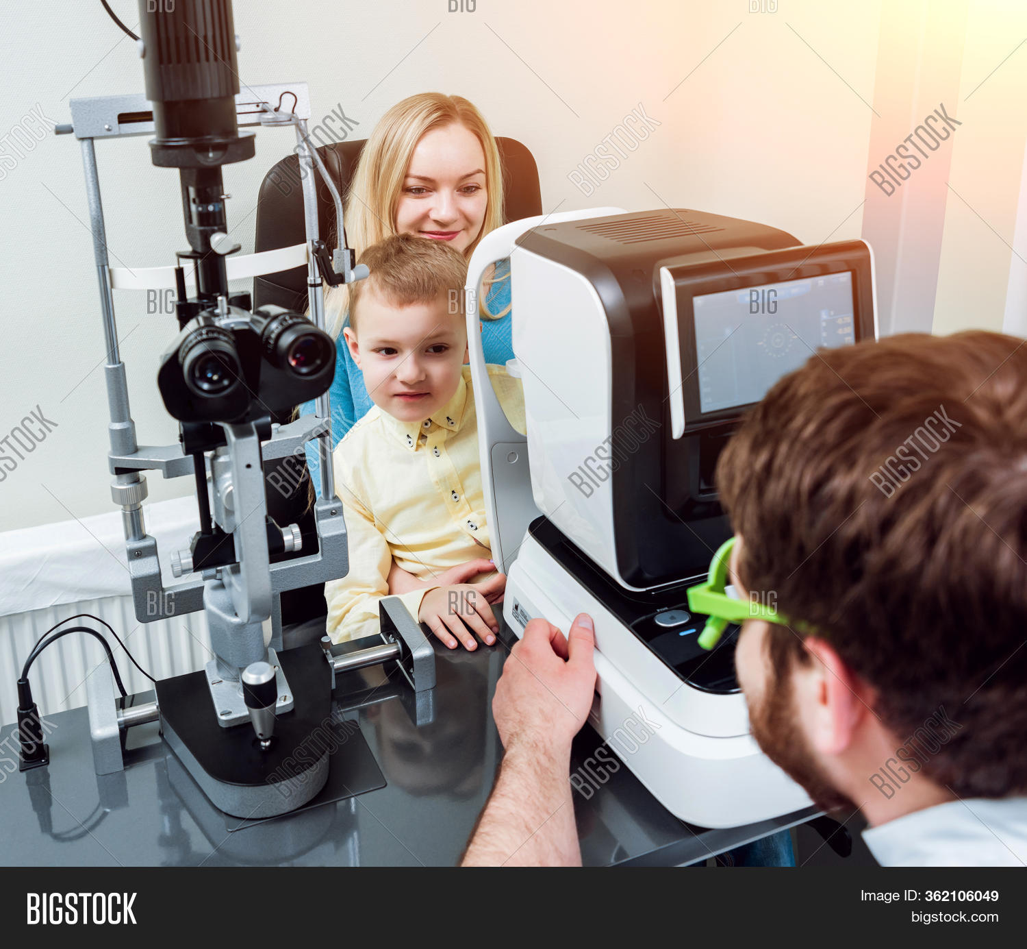 Slit Lamp Examination Image & Photo (Free Trial) | Bigstock