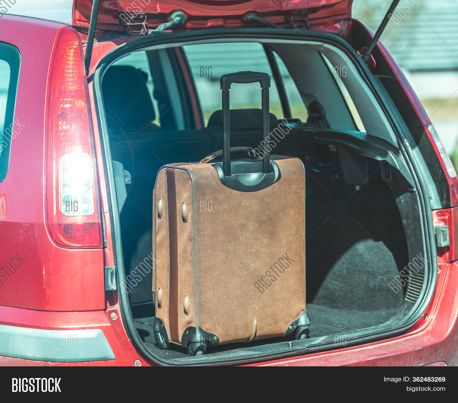 Luggage Trunk Image & Photo (Free Trial) | Bigstock