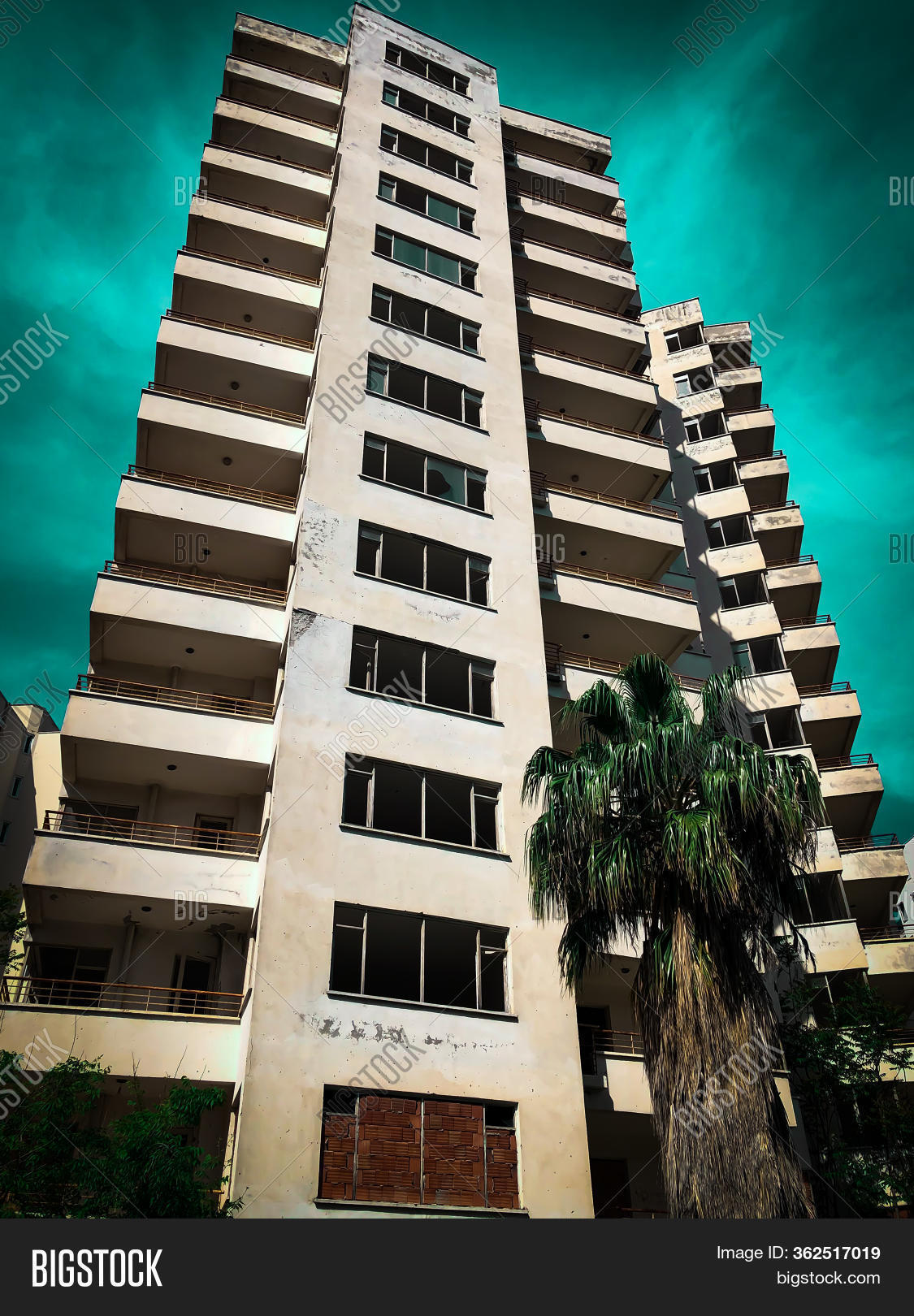 Abandoned High-rise Image & Photo (Free Trial) | Bigstock