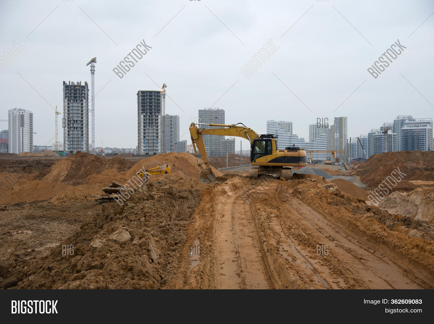 Track-type Excavator Image & Photo (Free Trial) | Bigstock