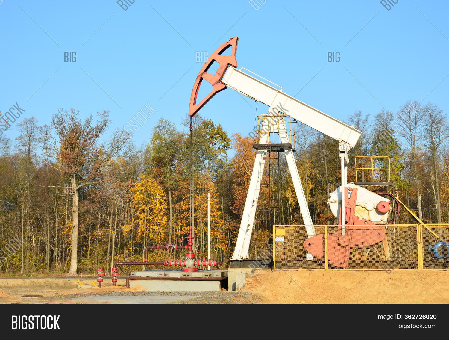 Oil Drilling Derricks Image & Photo (Free Trial) | Bigstock